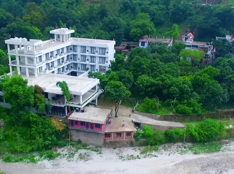 Best Ashrams for an Affordable Stay in Rishikesh – Mountains Thrill