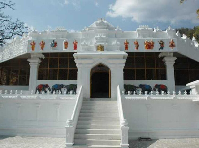 Best Ashrams for an Affordable Stay in Rishikesh – Mountains Thrill